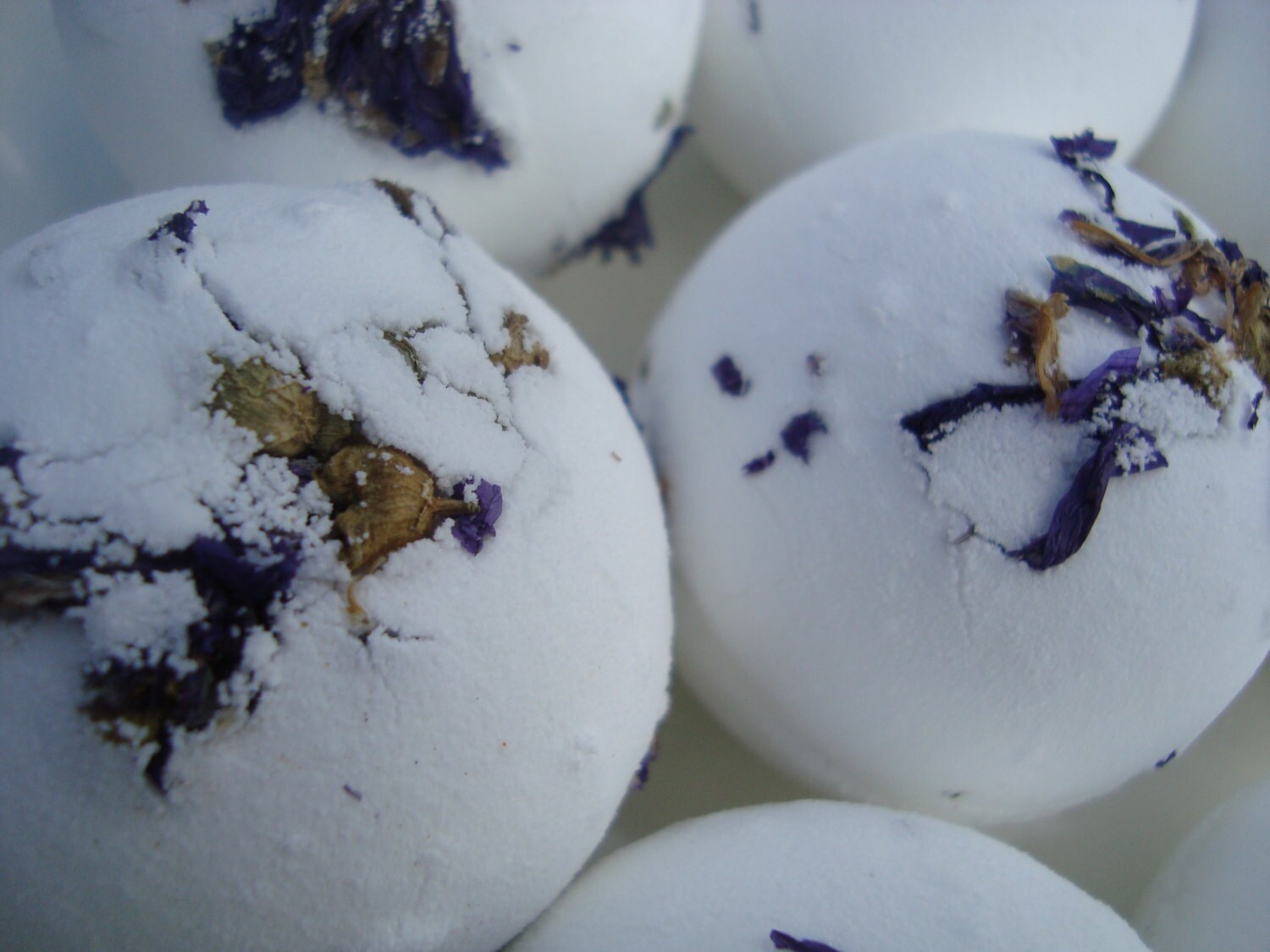 White Bath bomb in Clean Cotton with Blue Malva Flowers, vegan bath ...