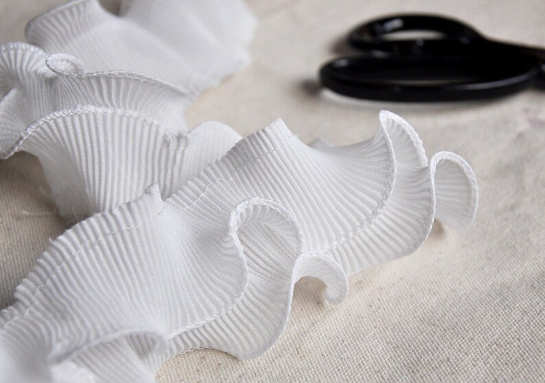 2 Yards Lace Trim White Balck Ruffled Stretchy Wedding Trim 2.36" Width ...