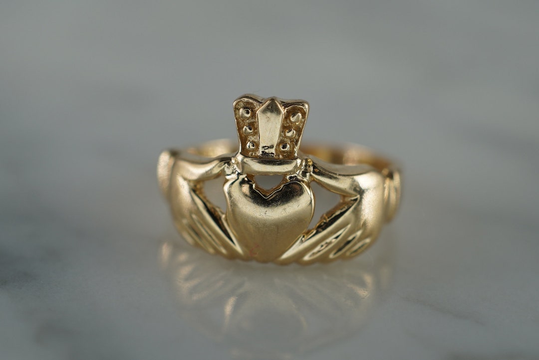 10K Yellow Gold Claddagh Ring - Etsy
