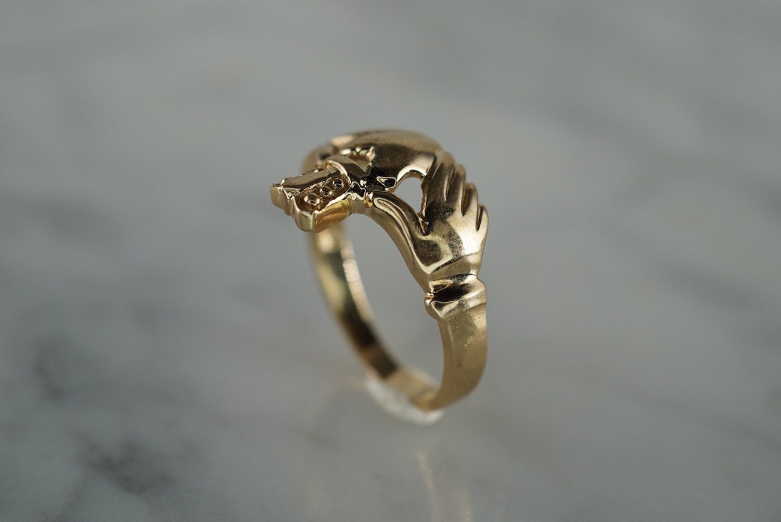 10K Yellow Gold Claddagh Ring - Etsy