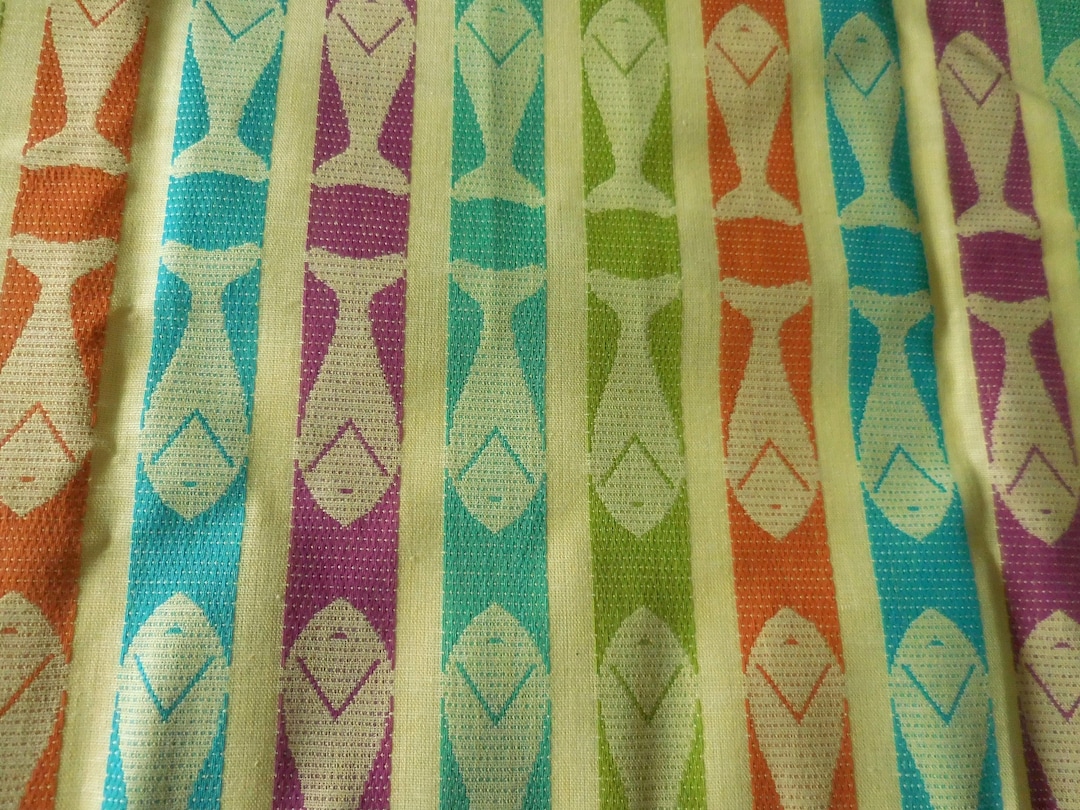 Woven Cotton Stylized Fish Fabric, Reversible Cotton Fabric, Dobby ...