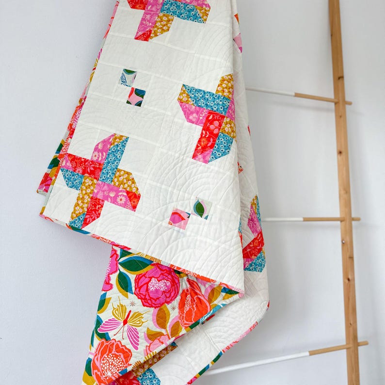 Sirocco Quilt, Modern Patchwork Throw, Ruby Star Fabric, 45 Inch Square ...