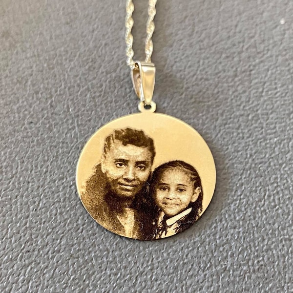 Personalized Photo Necklace - Etsy