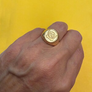 Custom Family Crest Signet Ring – Personalized Coat of Arms – Engraved ...