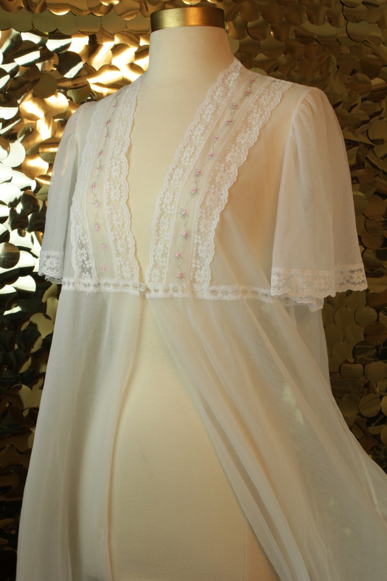 GORGEOUS 70s White Pink Lace Nightrobe/ VTG/ Evening - Etsy