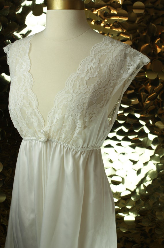 HEAVENLY 70s 80s 90s White Vintage Val Mode Lace Maxi… - Gem