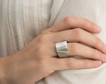 Wide Wedding Ring - Etsy