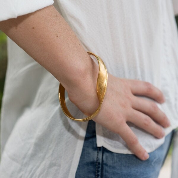 Mobius Bangle - Etsy