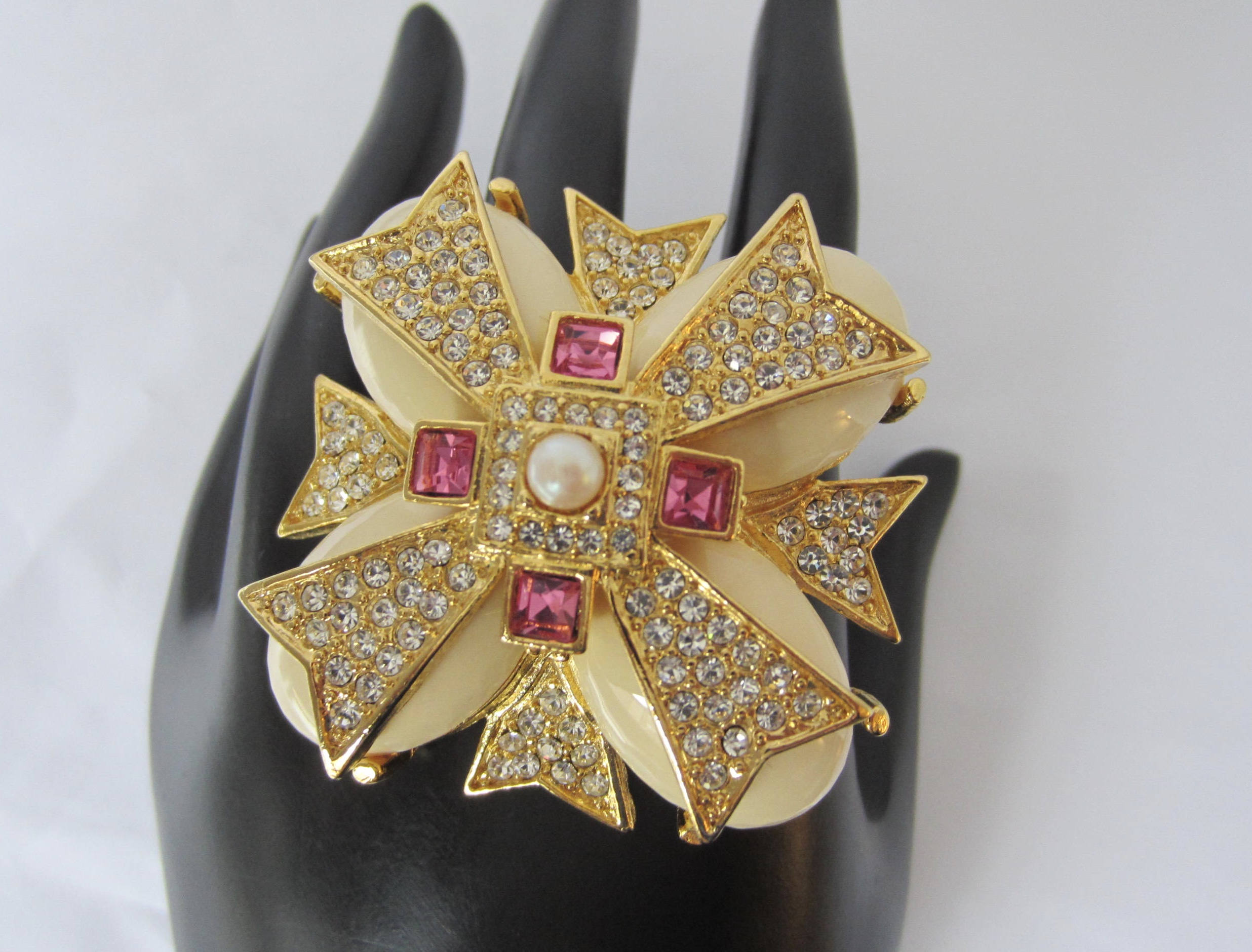 Joan Rivers signed dazzling PINK & clear crystal Maltese Cross ...
