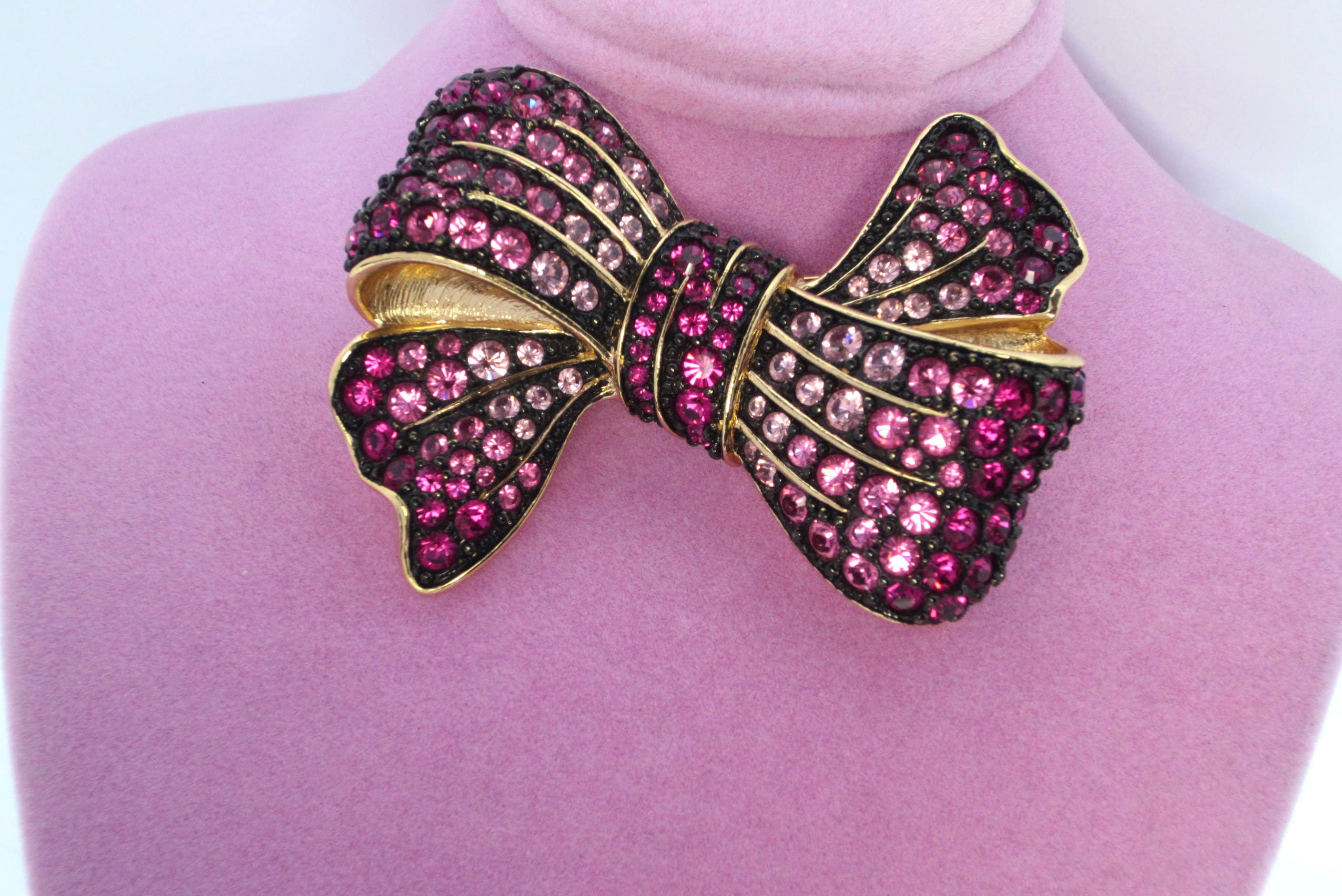 Joan Rivers signed BIG Bow~Ribbon Ombre Pink/Fuchsia with black ...