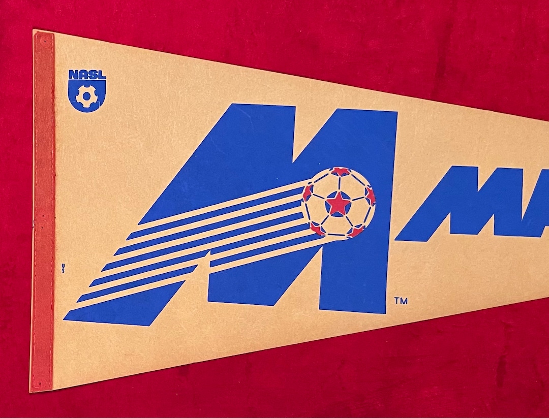Vintage Early 1980's Montreal Manic NASL Soccer Team Full Sized 29 Inch ...