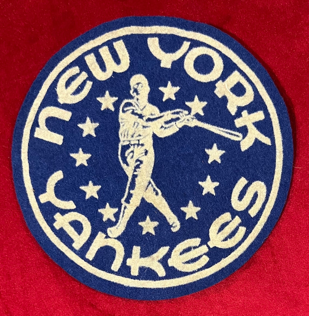 Vintage 1950s New York Yankees Batter Graphic Round Felt Baseball ...