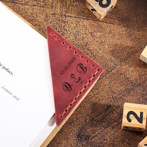 Set of 2 Vintage Leather Bookmark, Engraved Leather Corner Page ...