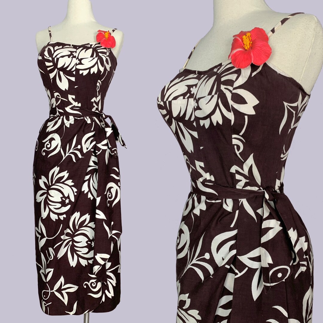 1950s Cotton Sarong Bombshell Hawaiian Dress / Bullet Bust / 50s Tiki ...