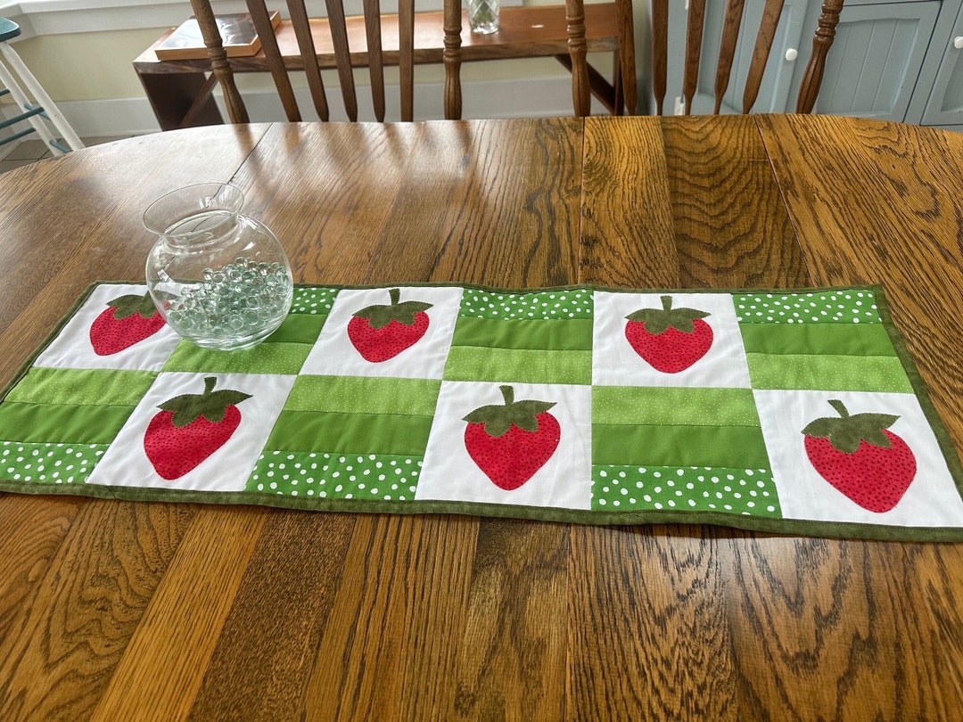 Strawberry Table Runner, Red Green and White Strawberry Table Topper - Etsy