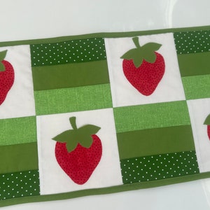 Strawberry Table Runner, Red Green and White Strawberry Table Topper - Etsy