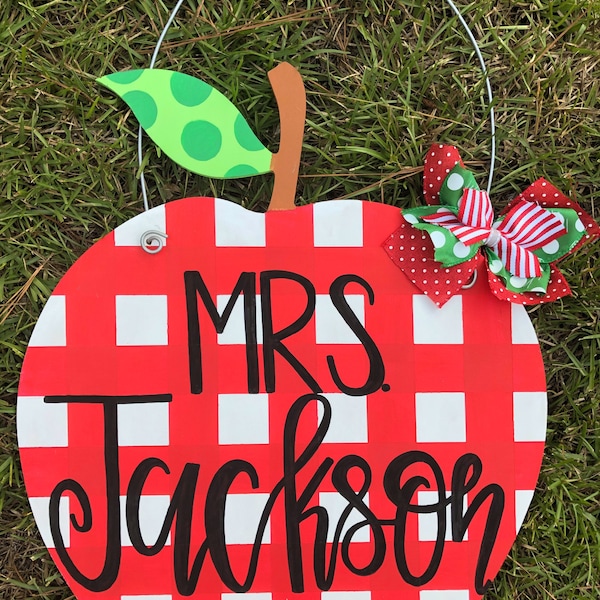 Apple Door Hanger - Etsy