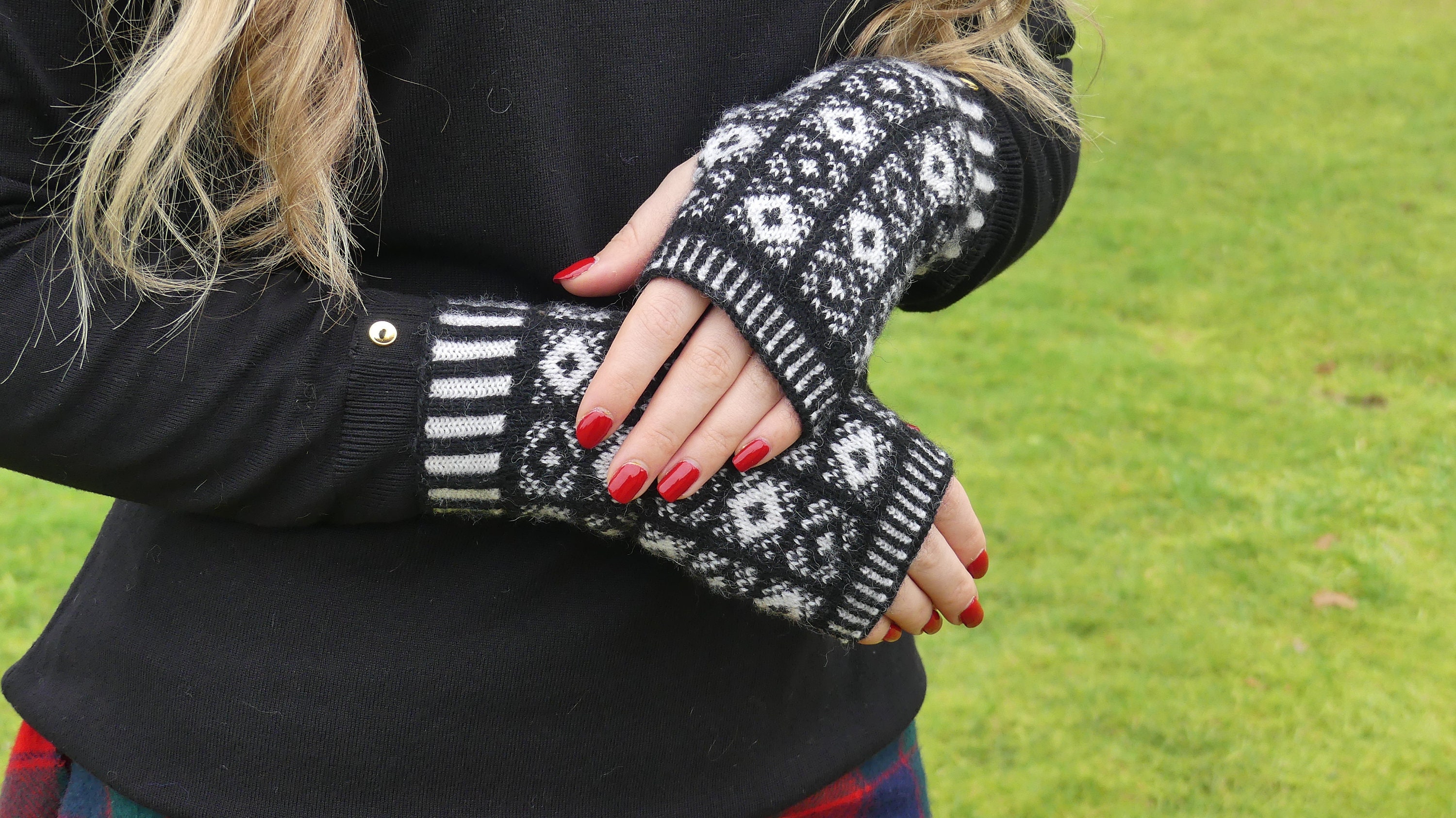 Scotland Sanquhar Knitting Kit - Fingerless Mitts - With Printed ...