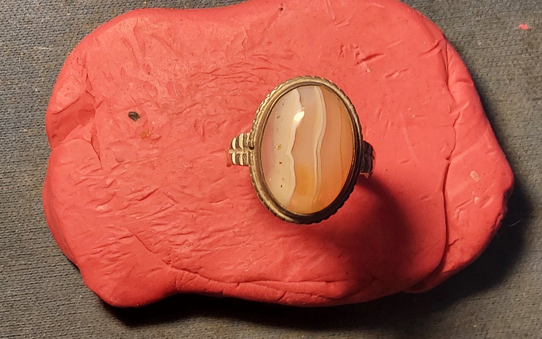 A Beautiful Near Eastern Hand Crafted Silver Ring With Banded Agate ...