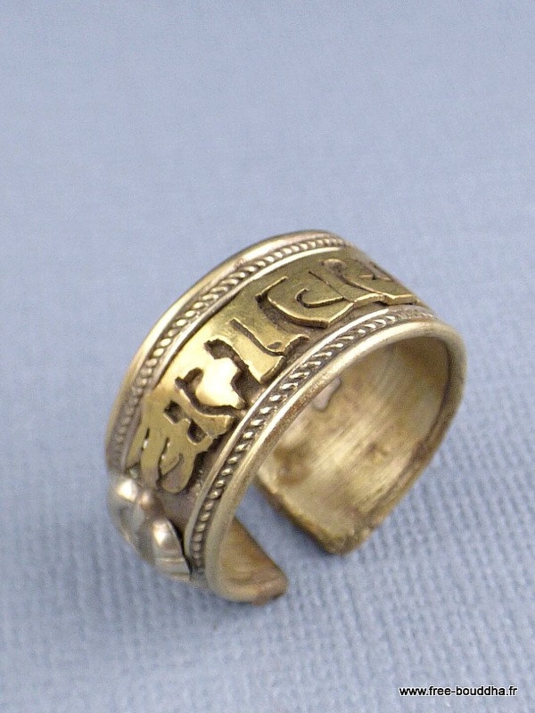 Two-tone Tibetan Ring Decorated With the Buddhist Dorje Ref ABT3 - Etsy