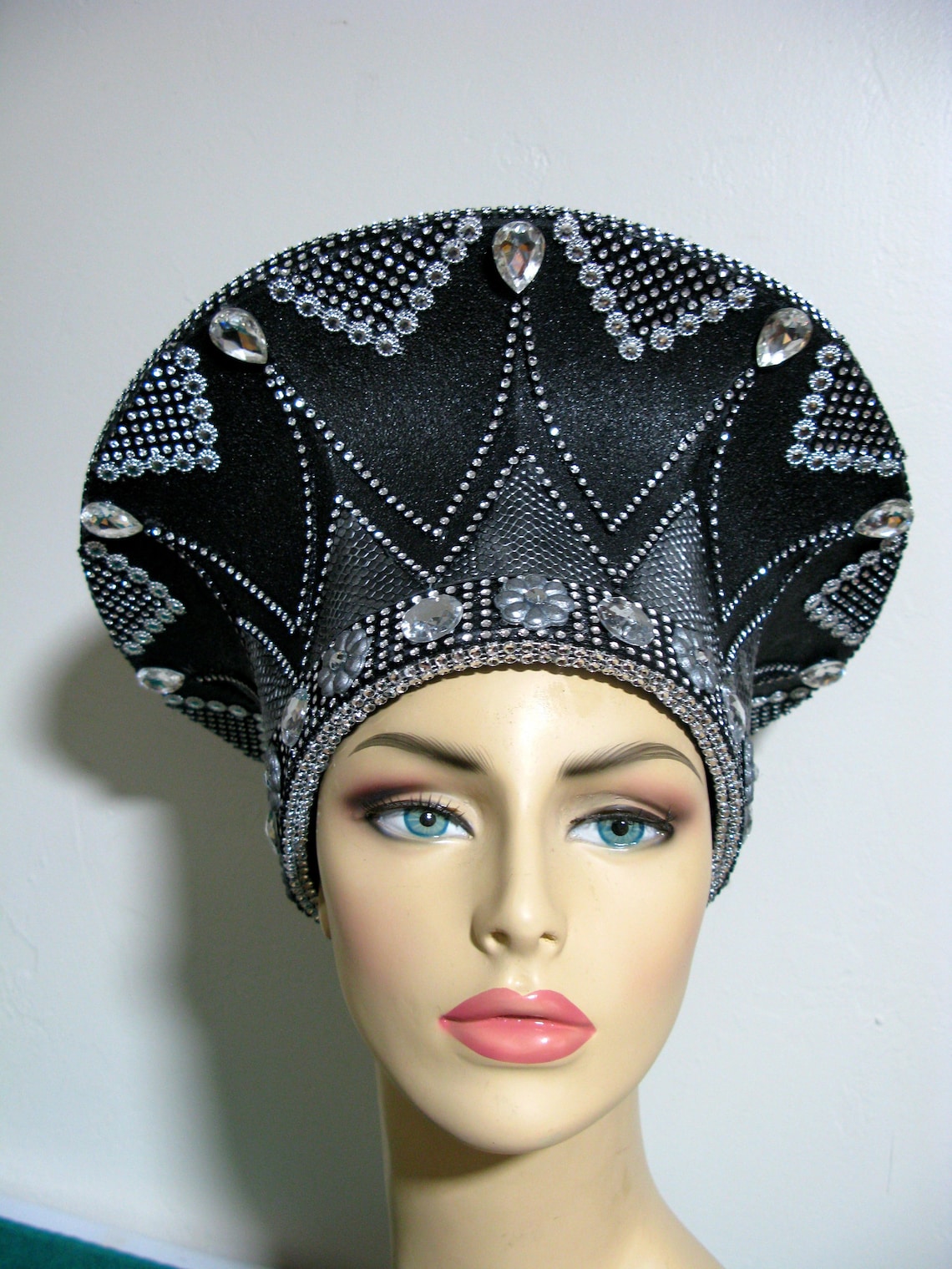 Zulu Hat Isicholo Inspiration Zulu Headdress Made To Etsy