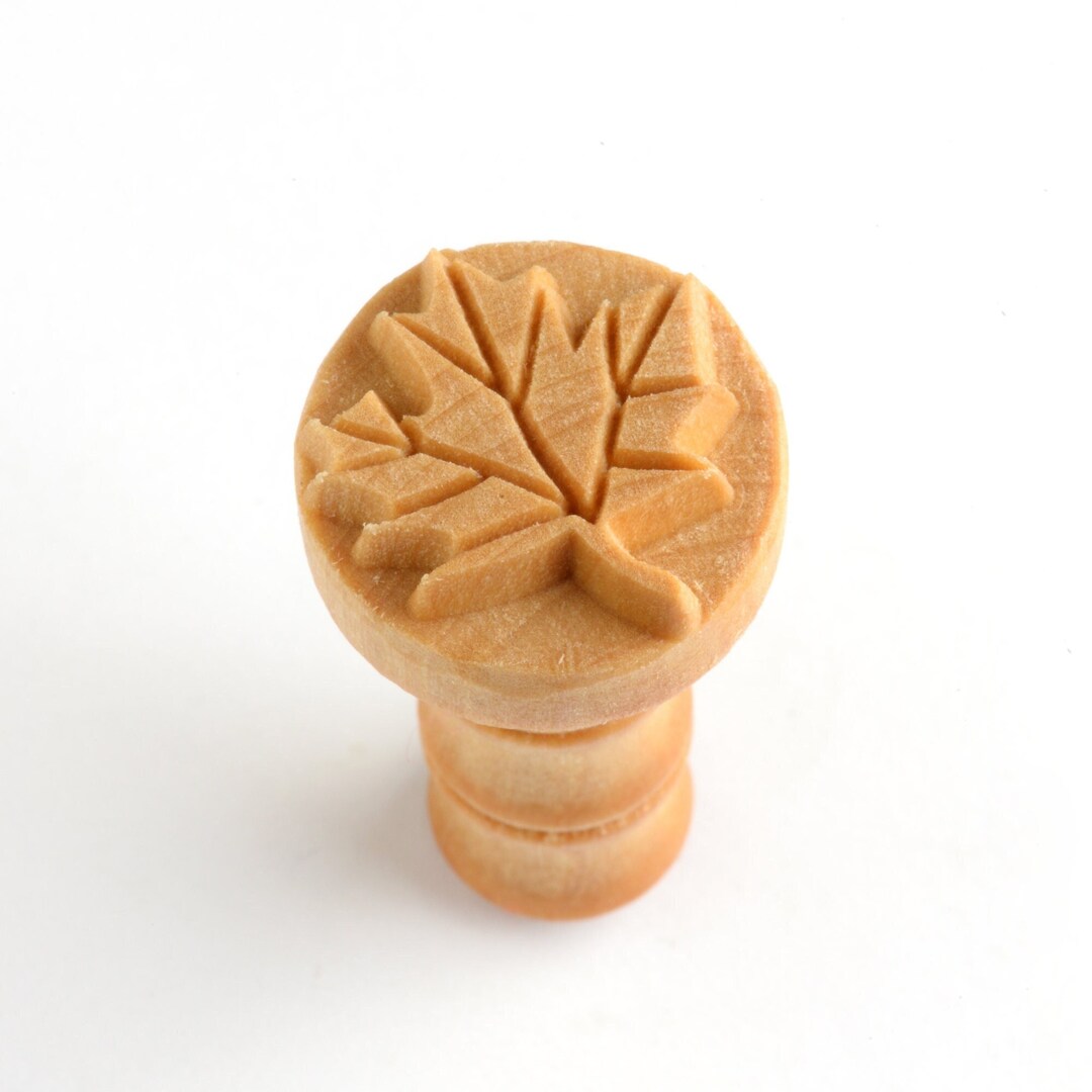 Scm-053 Medium Round Stamp - Maple Leaf - Etsy