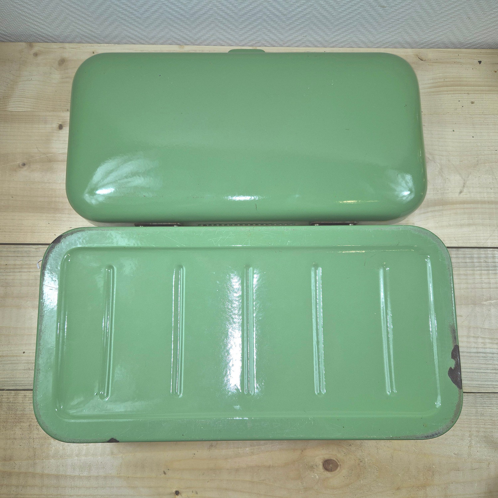 Enamel BREAD BOX DUTCH Enamelware Breadbox Large Green Boite a Pain ...