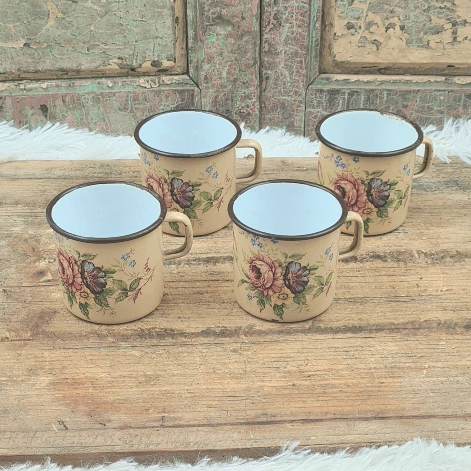 Vintage Enamel Mugs Set of 4 Cups Enamelware Floral Roses - Etsy