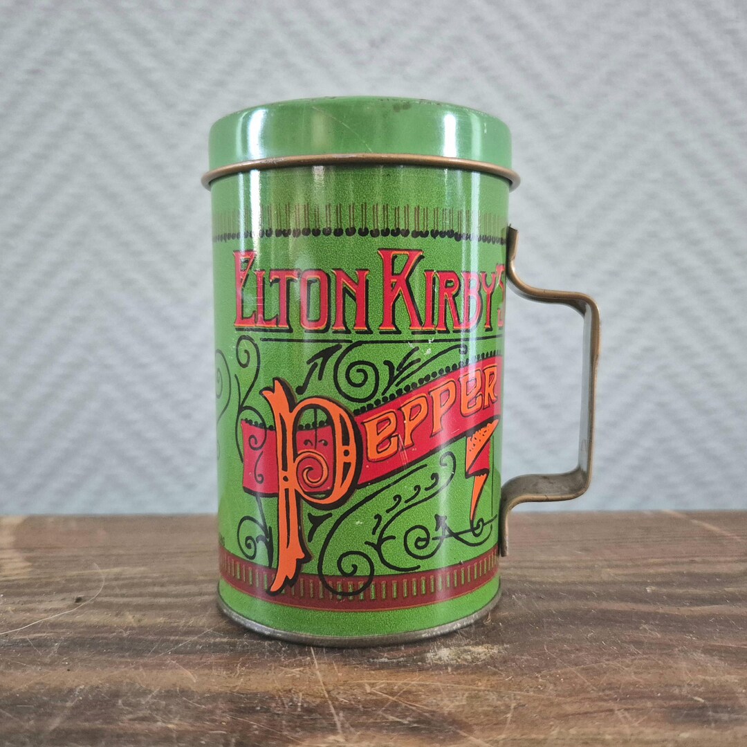 Vintage Elton Kirby's Green Red Pepper Tin Metal Shaker Pepper Shaker ...