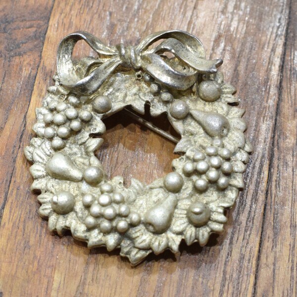 Silver Wreath - Etsy