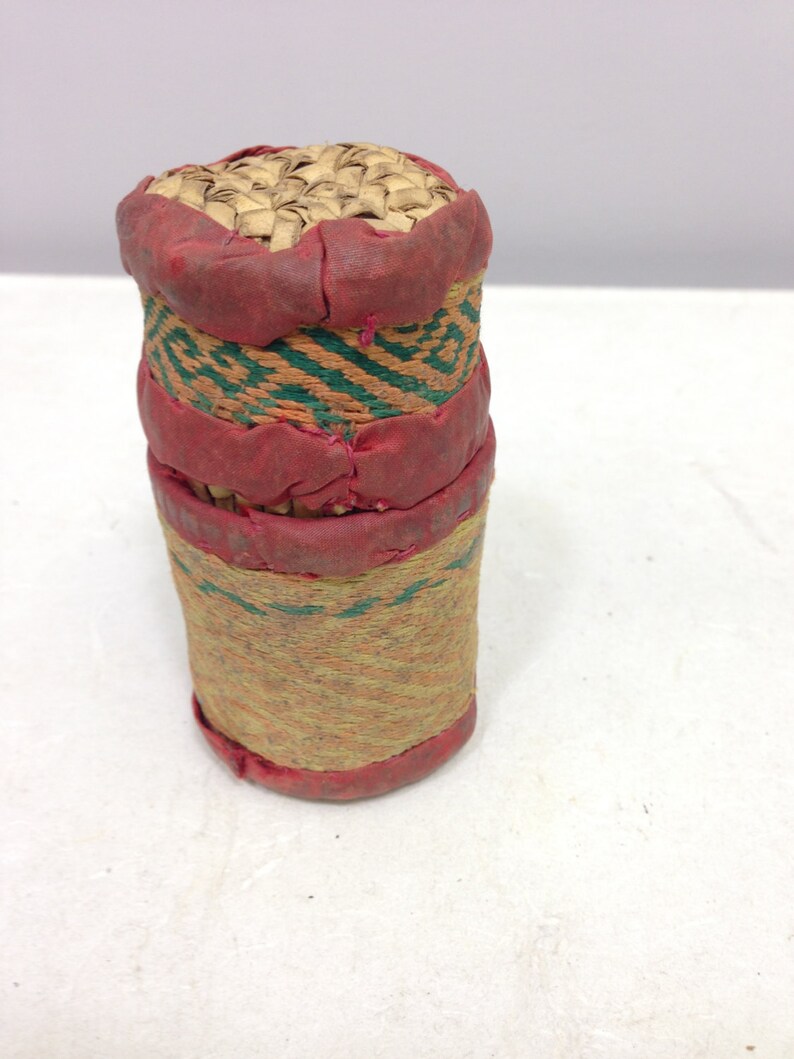 Continer Betel Nut Woven Grass Red Fabric Betel Nut Basket Indonesia ...