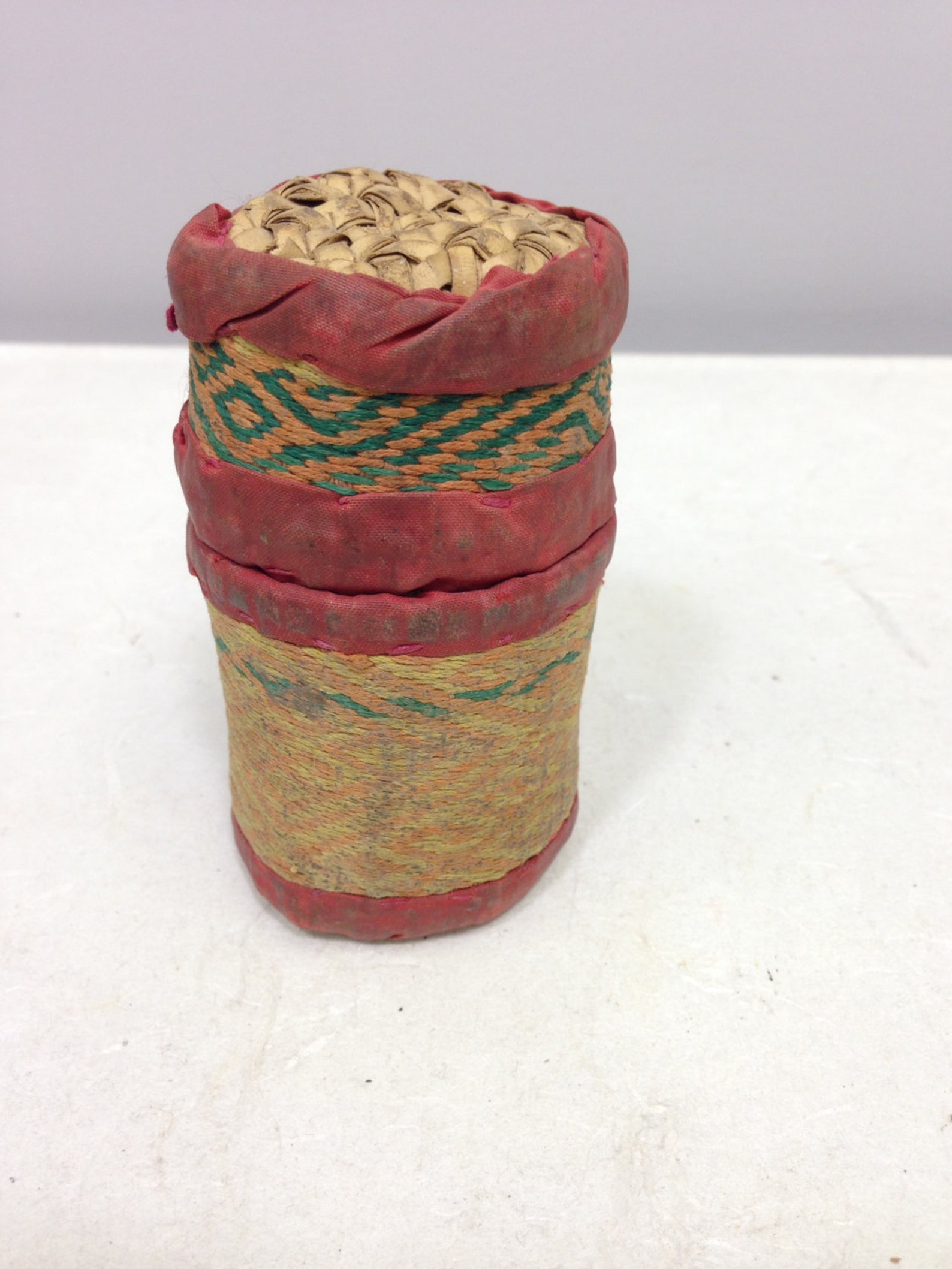 Continer Betel Nut Woven Grass Red Fabric Betel Nut Basket Indonesia ...