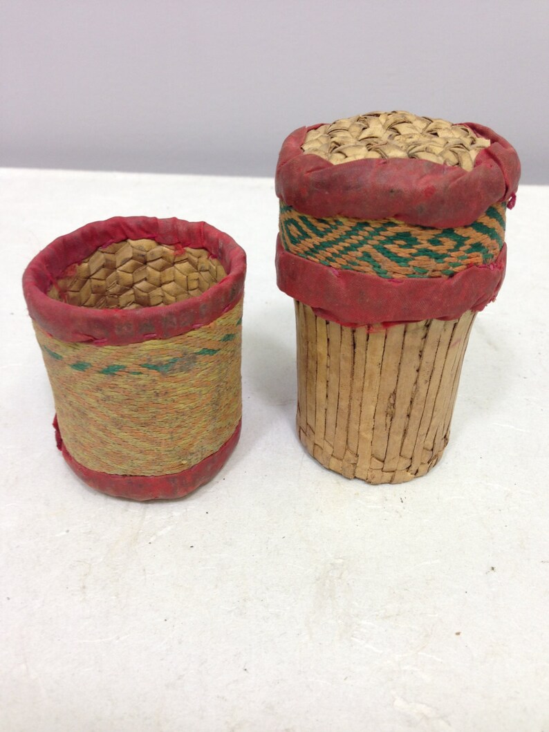 Continer Betel Nut Woven Grass Red Fabric Betel Nut Basket Indonesia ...