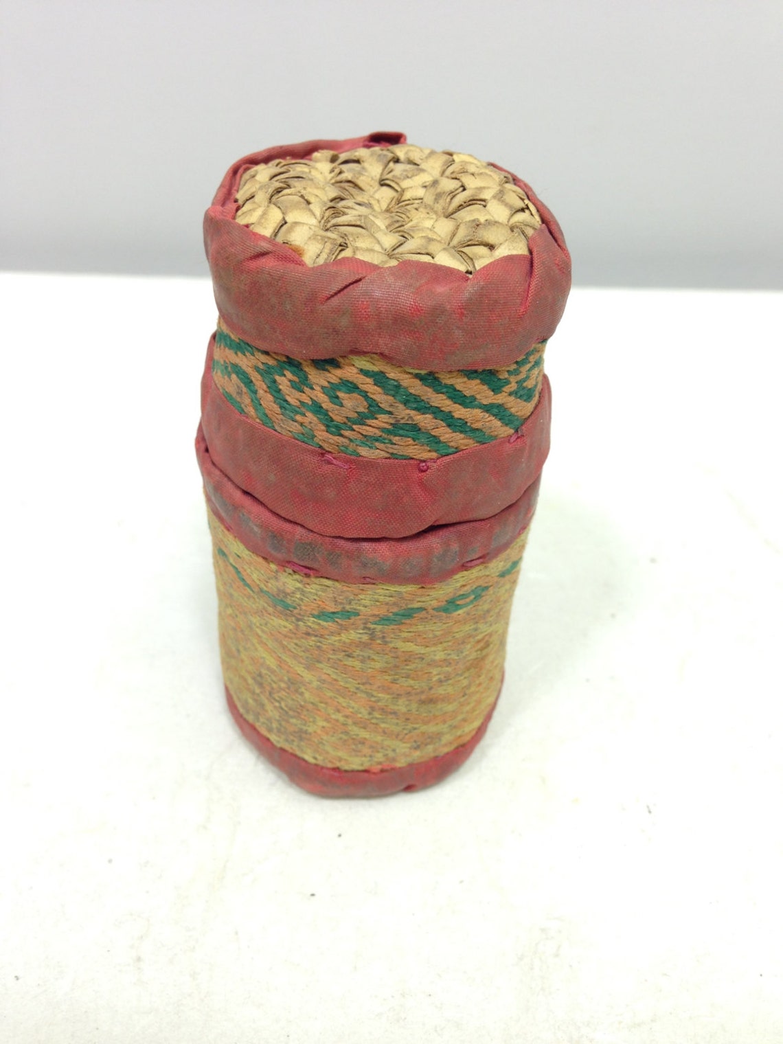 Continer Betel Nut Woven Grass Red Fabric Betel Nut Basket Indonesia ...