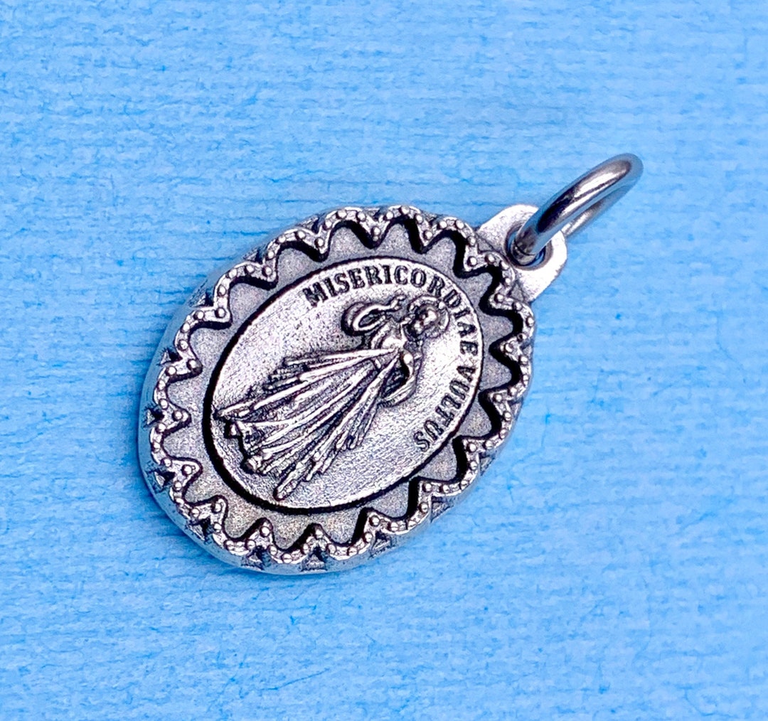 Divine Mercy Medal Misericordiae Vultus God Love Us All of Us Italian ...