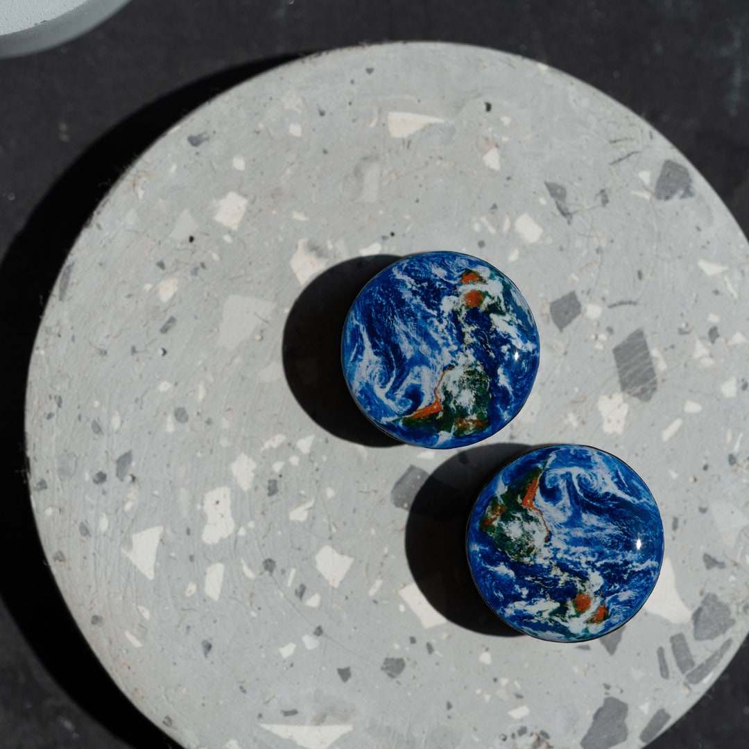 Pair Plugs Earth Planet Image Ear Wood or Clay Tunnels 4,5,6,8,10,11,12 ...