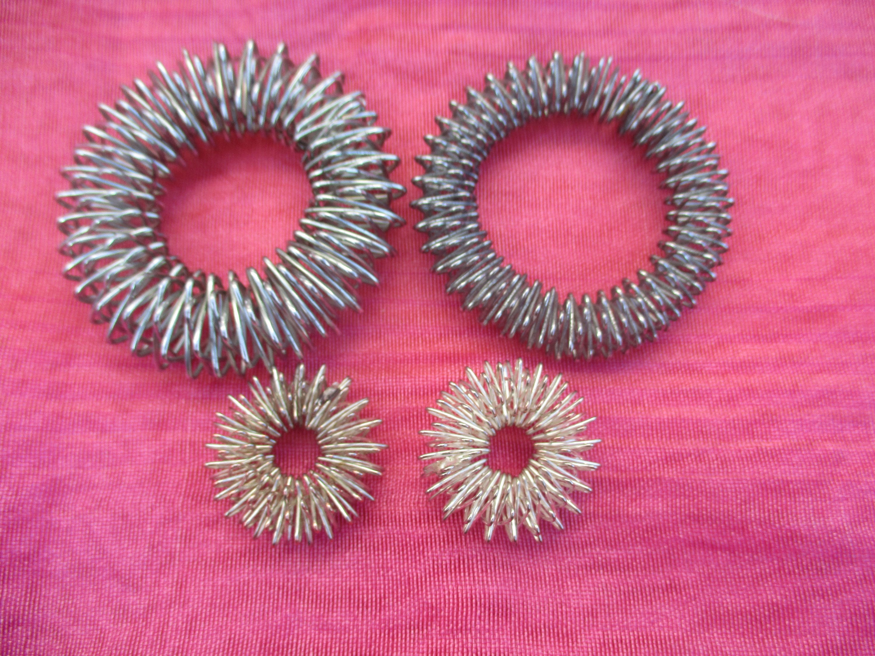 Multipurpose Metal Spring Rings Sujok Acupressure Hands Ring Fingers ...