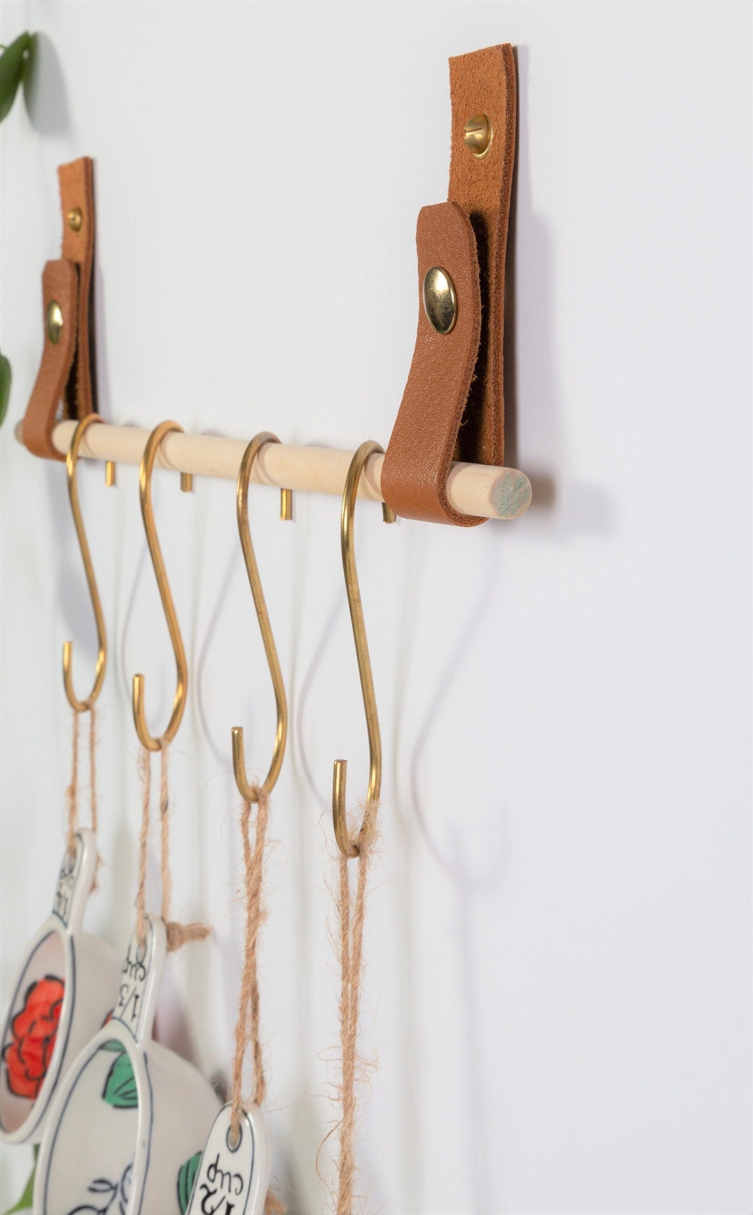 Small Leather Hanging Snap Strap [round End Style] - Opening & Closing ...