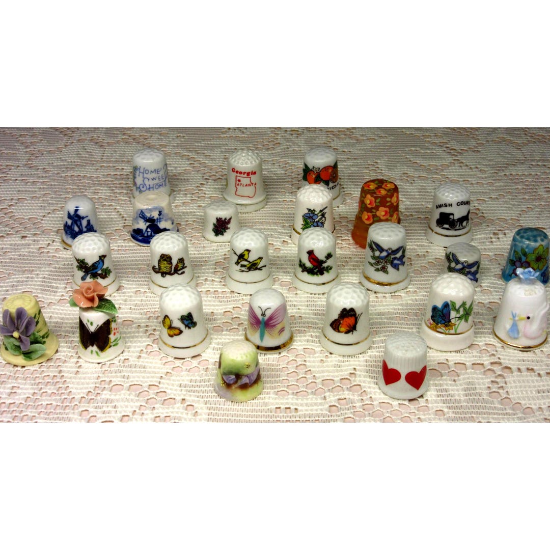 Estate Lot of 25 Thimbles, Most Porcelain – Flowers, Delft Blue, Birds ...