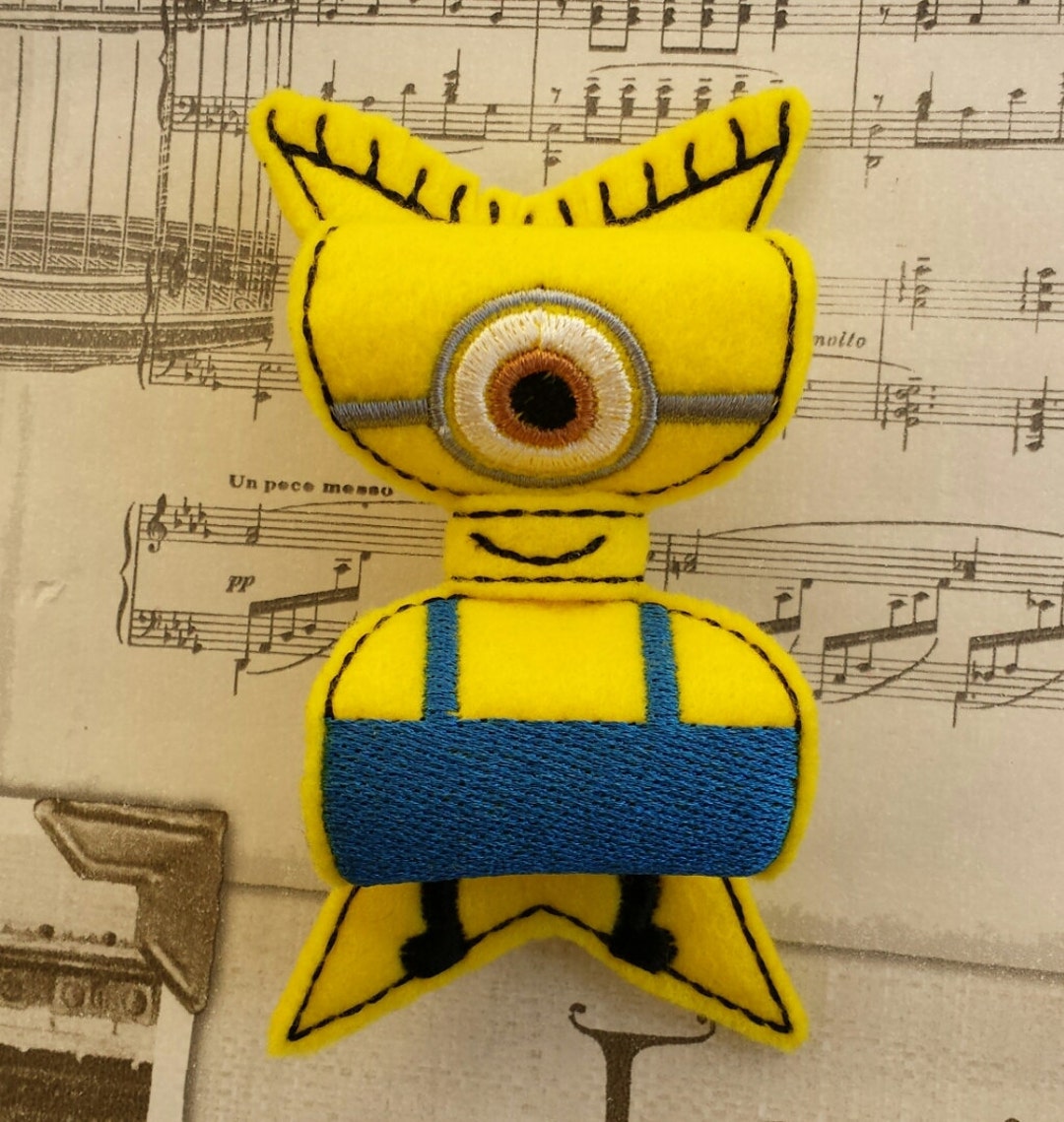 ITH Minion Yellow Helper Inspired Bow Embellishment in the Hoop ...