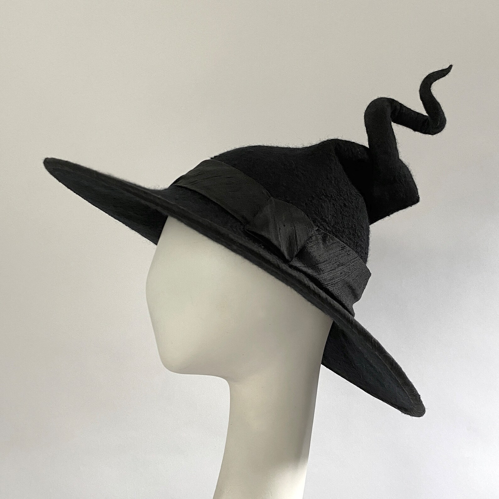 Wizard Hat in Solid Black With Curly Point - Hand Felted Merino Wool - Etsy