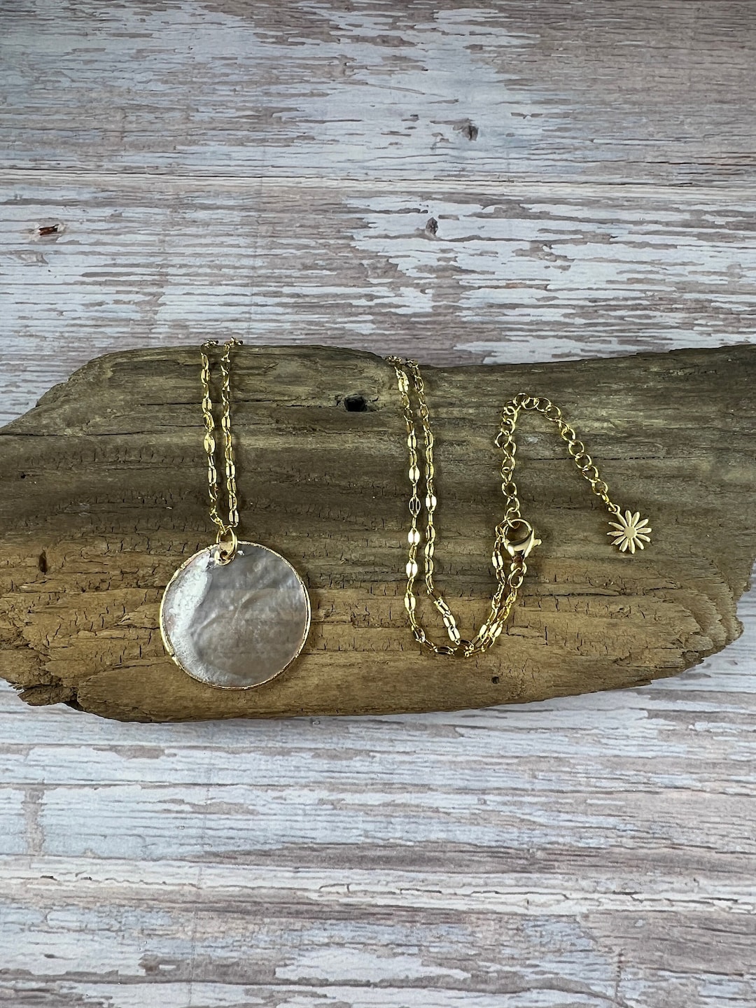 Small Capiz Shell Necklace, Shell on Chain - Etsy