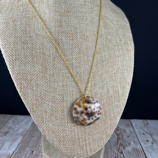 Cowrie Shell Necklace - Etsy