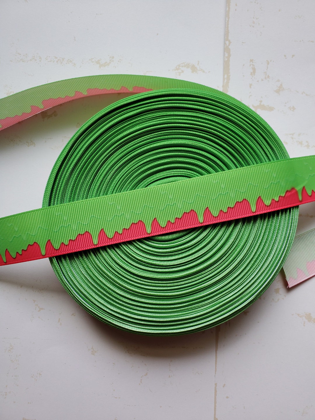 Drippy Ribbon, 1 Grosgrainband, tropfig, kawaii, rosa und grün, Eisband ...