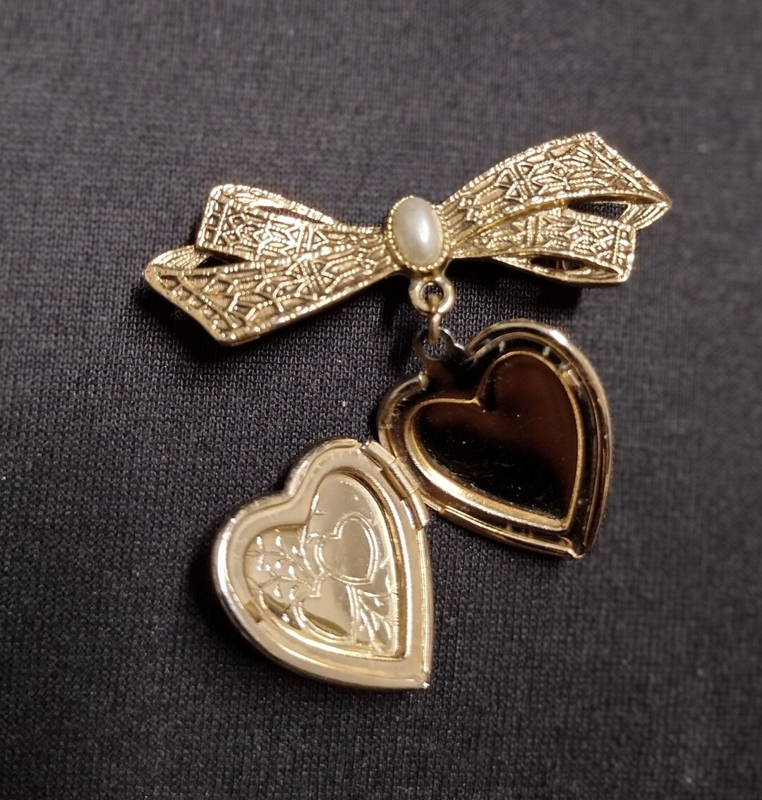Vintage Brooch Heart Locker Pearl Bow Mini Photo Holder Gold Tone ...