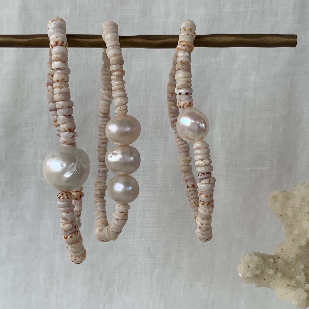 S/3 NALA & KAIA Puka Shell and Pearl Bracelets - Etsy