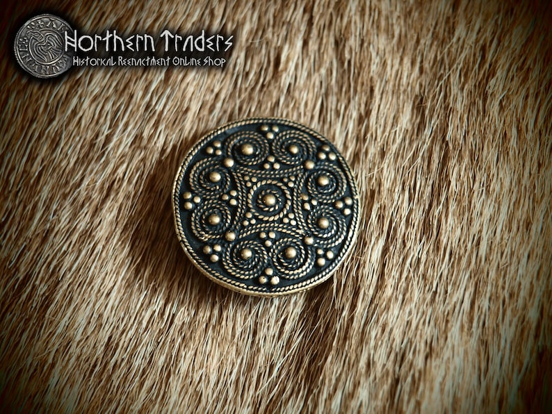 Disc Brooch With Granulation and Filigree - Etsy