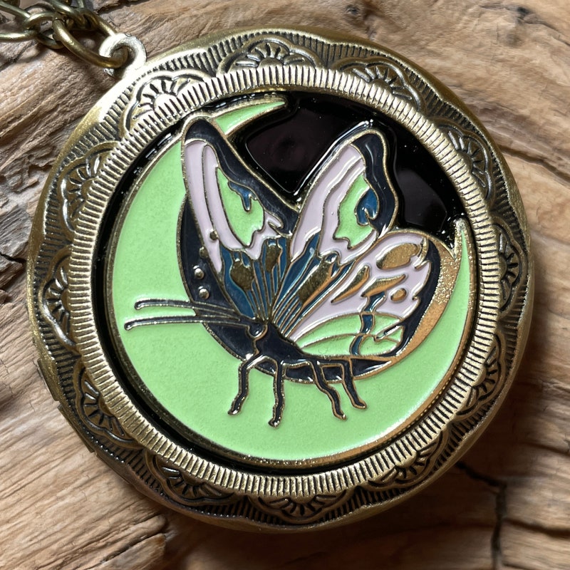 Glow in the Dark Locket - Etsy