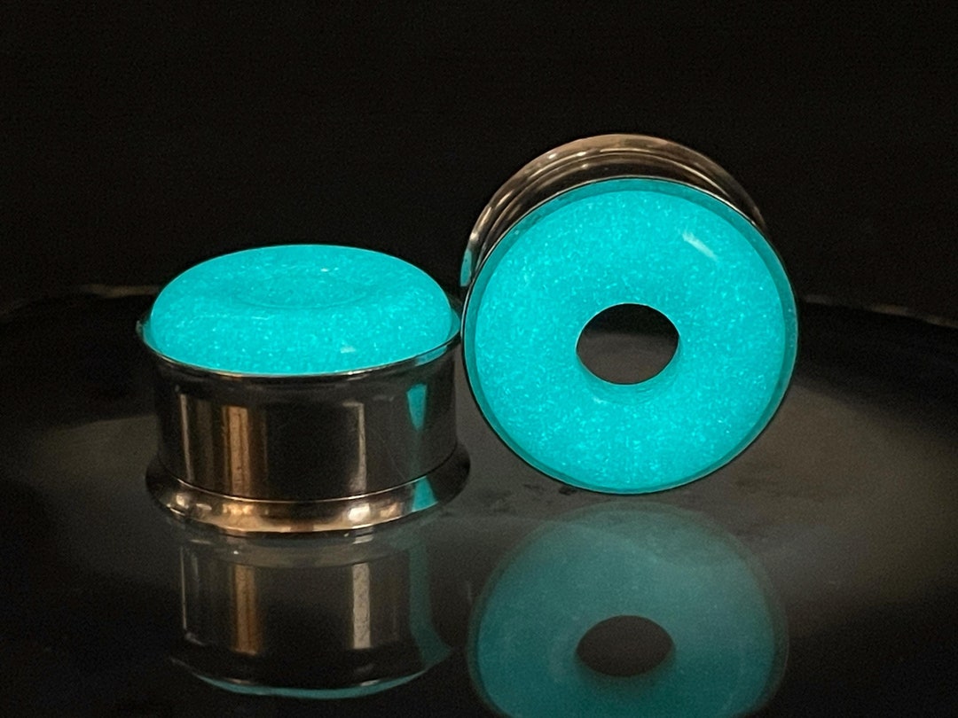 Glowing Ring Plugs 11/16 18mm PAIR Double Flare Glow in the Dark ...