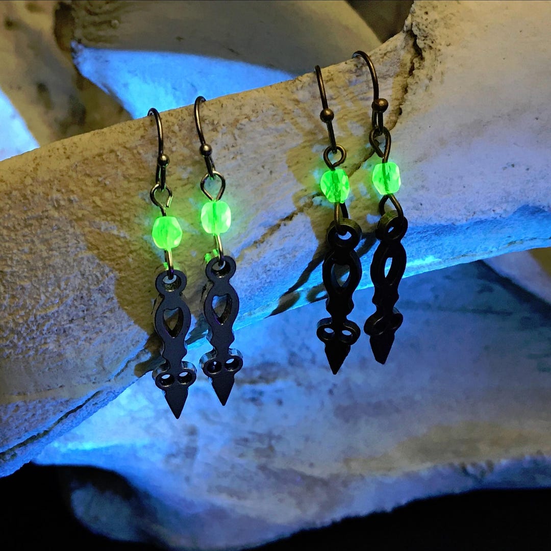 Atomic Clock Uranium Glass Earrings UV Reactive Vaseline Glass ...